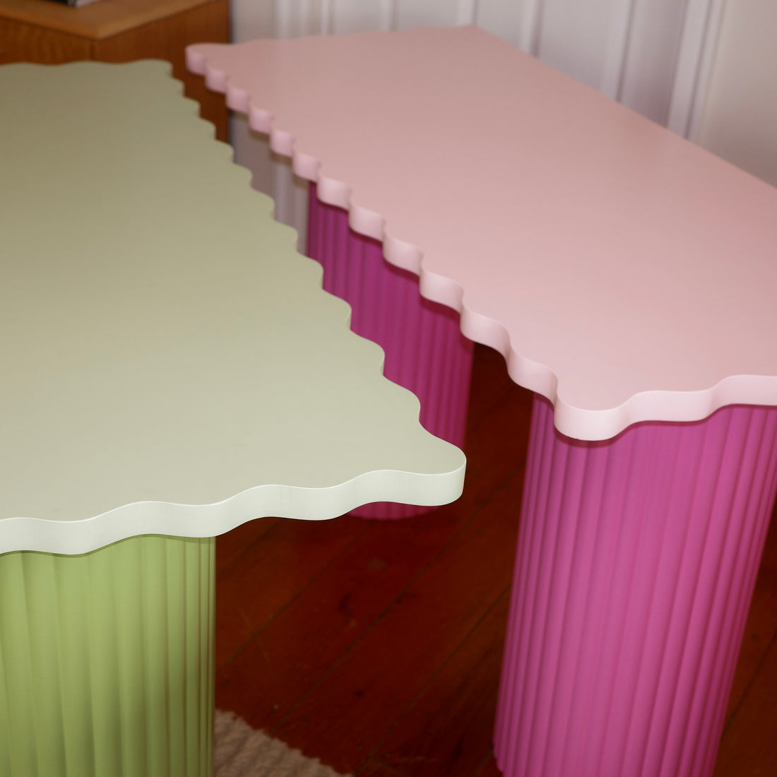 Wavy Desk – Oh Paddi